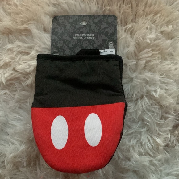Disney | Kitchen | Disney Mickey Mouse Oversized Mini Mitts | Poshmark